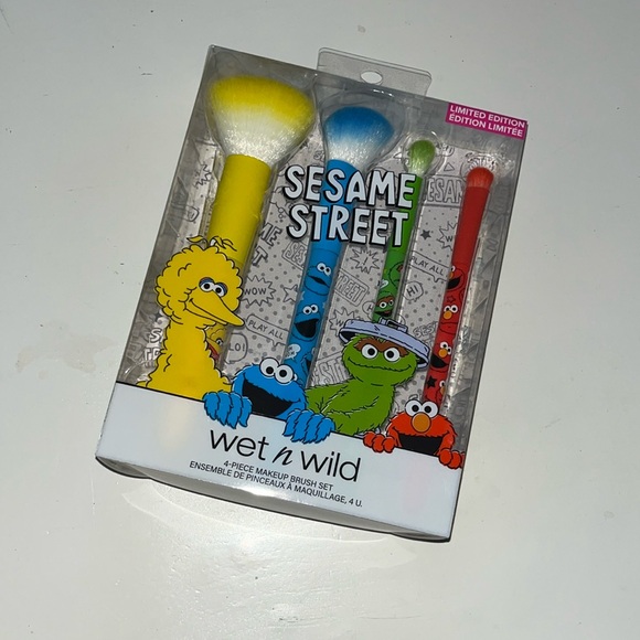 wet n wild | Makeup | Sesame Street Brushes | Poshmark